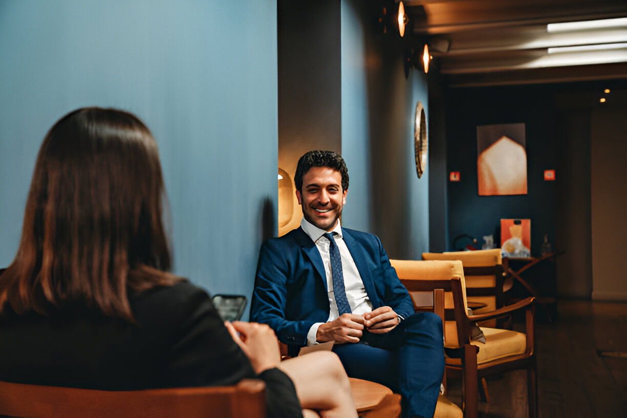 Choosing the Perfect Corporate Uniform for a Modern Workplace ...